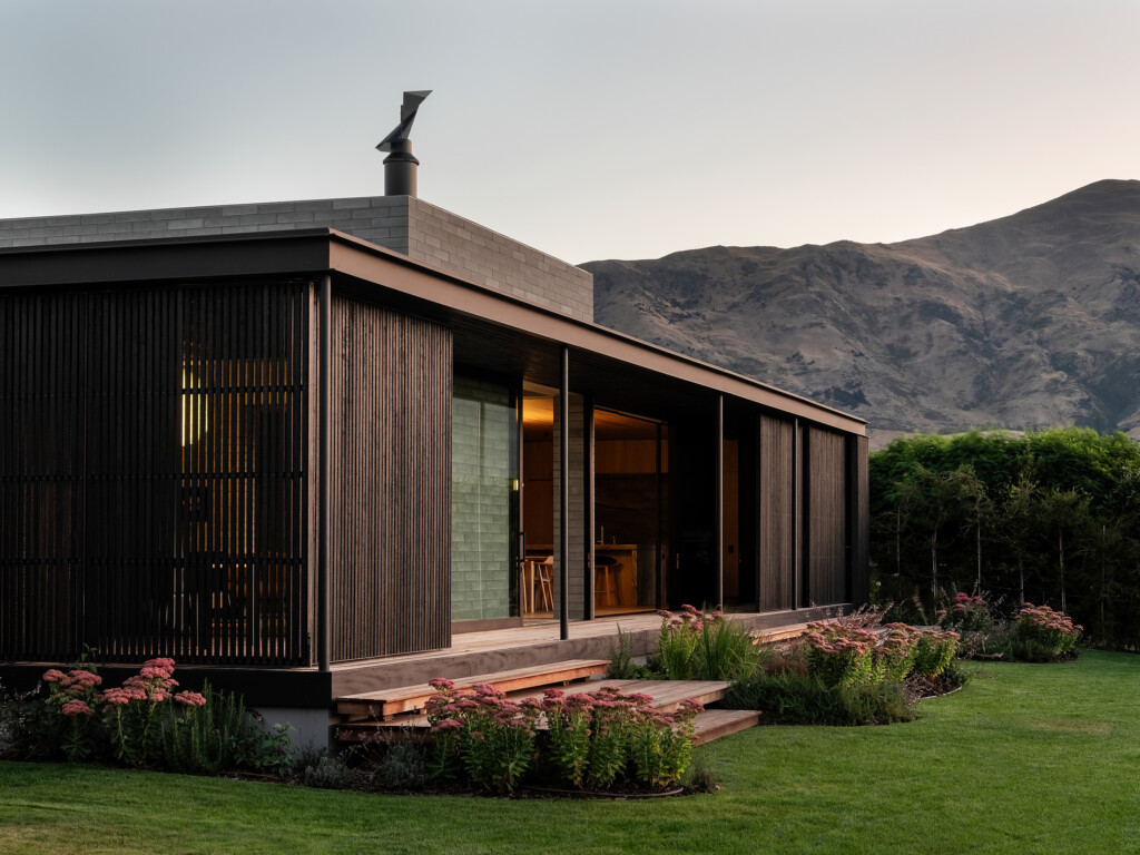 Wānaka S.K.I House - Sugi - Japanese cedar cladding and charred timber ...